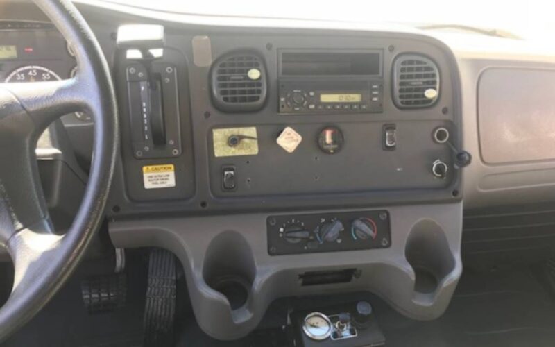 2010 FREIGHTLINER BUSINESS CLASS M2 Work Truck - USA Transequipment Corp